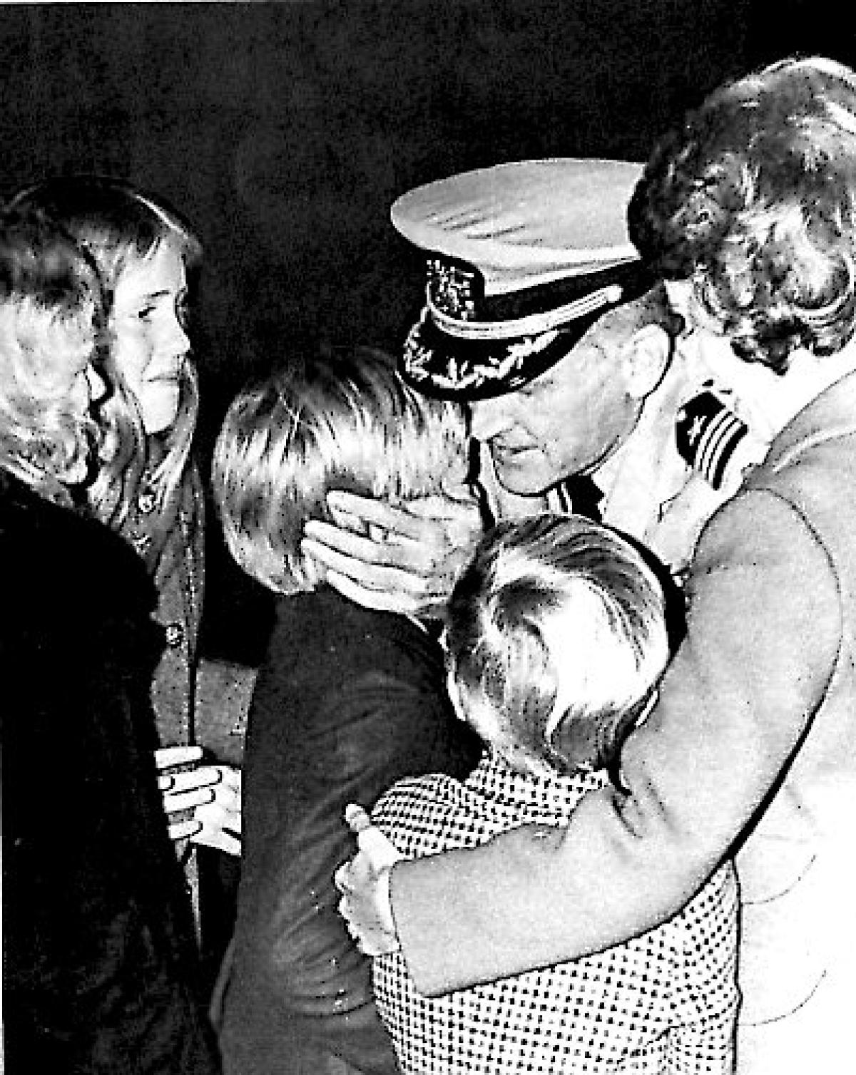 Operation Homecoming | Proceedings - December 1976 Vol. 102/12/886