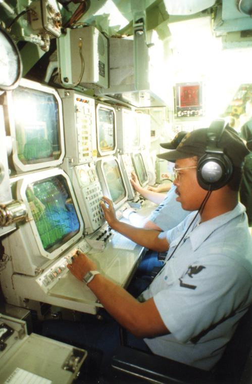 Naval Systems - Sub Navy Continues Fast Hi-Tech Insert for Sonars ...