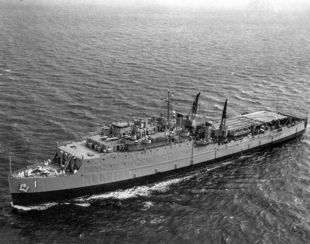 USS Ashland (LSD-1) | Proceedings - February 2001 Vol. 127/2/1,176
